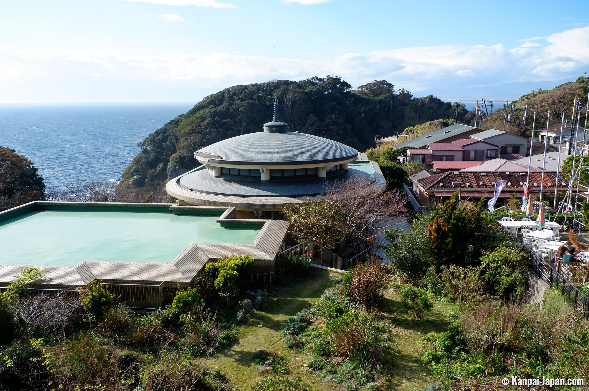 Enoshima Daishi - The island’s only Buddhist temple