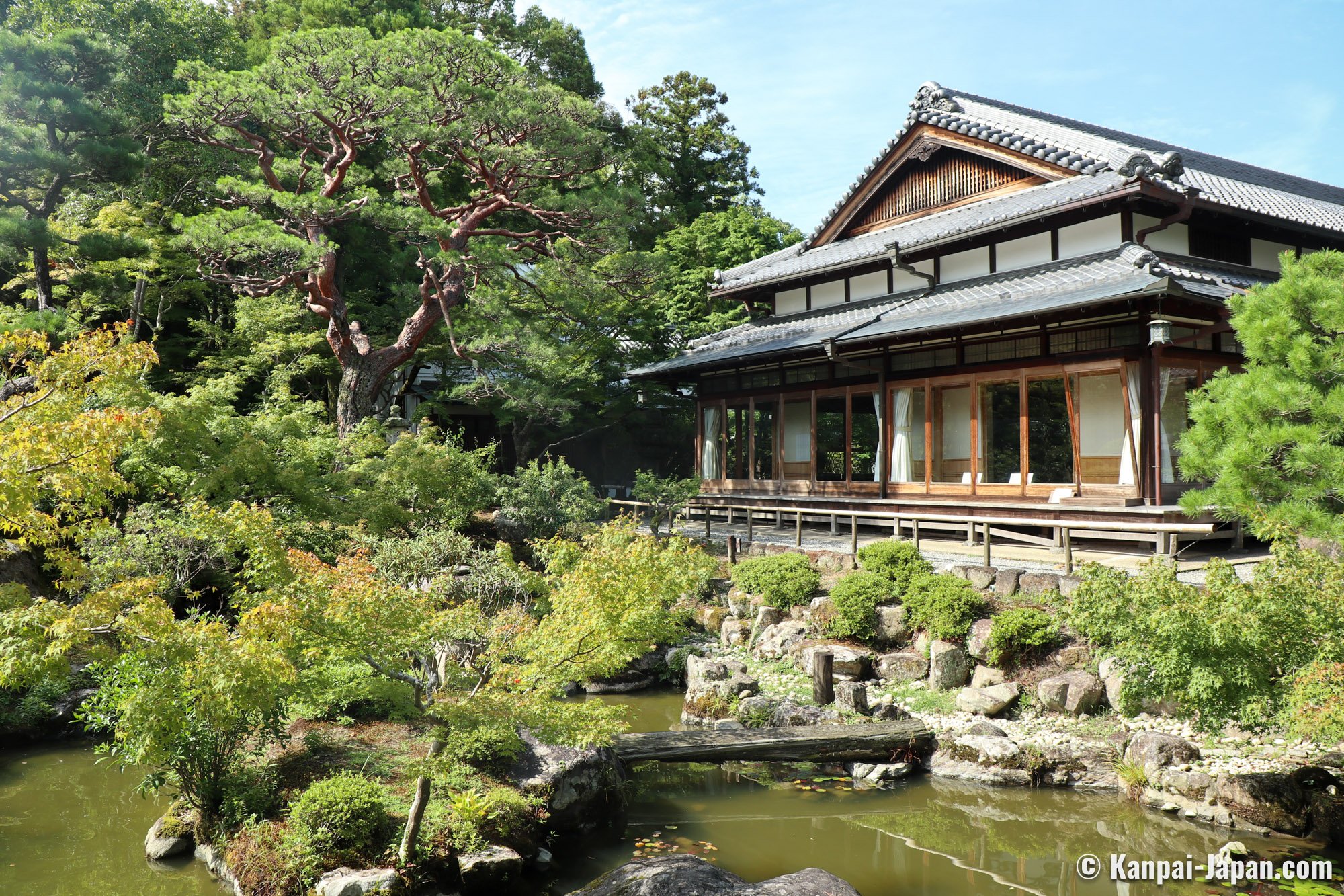 Yoshiki-en - Three Small Japanese Gardens in Nara