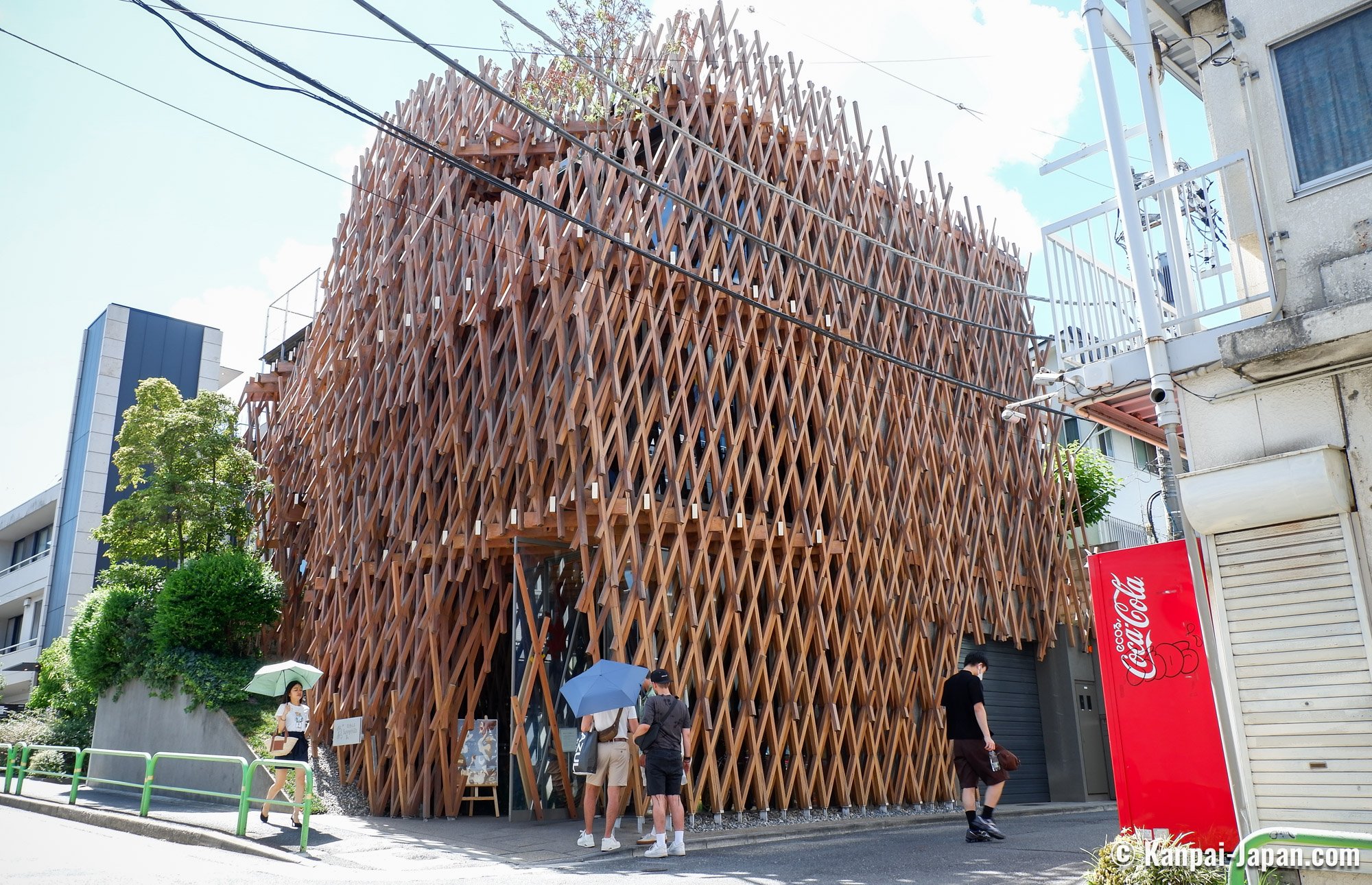 Sunny Hills - The Outstanding Wooden Lattice Architecture in Tokyo